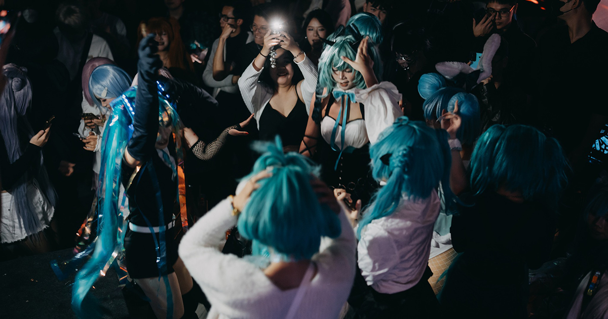 Bùng nổ ngày cuối năm với OEG x SharkClub: VN Cosplay Bar - Miku Nation