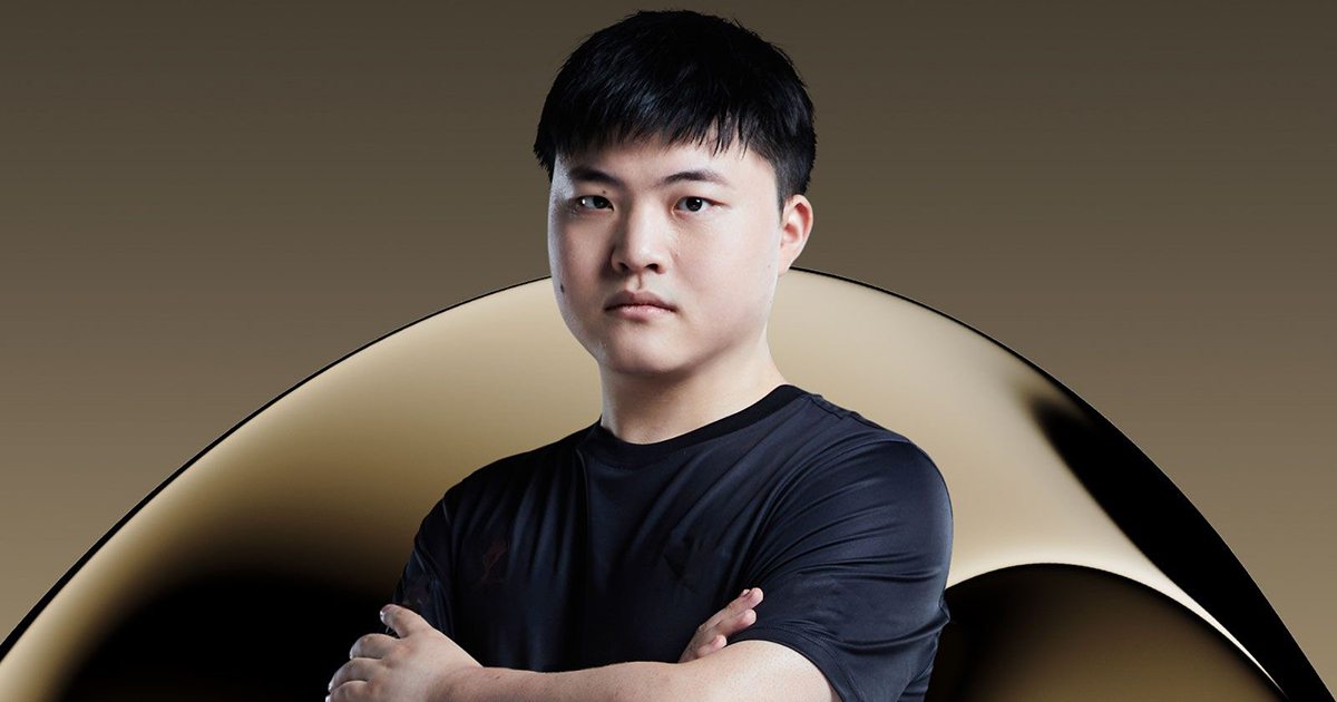 Uzi là người thứ 2 được vinh danh tại Hall of Legends khiến cộng đồng tranh cãi nảy lửa